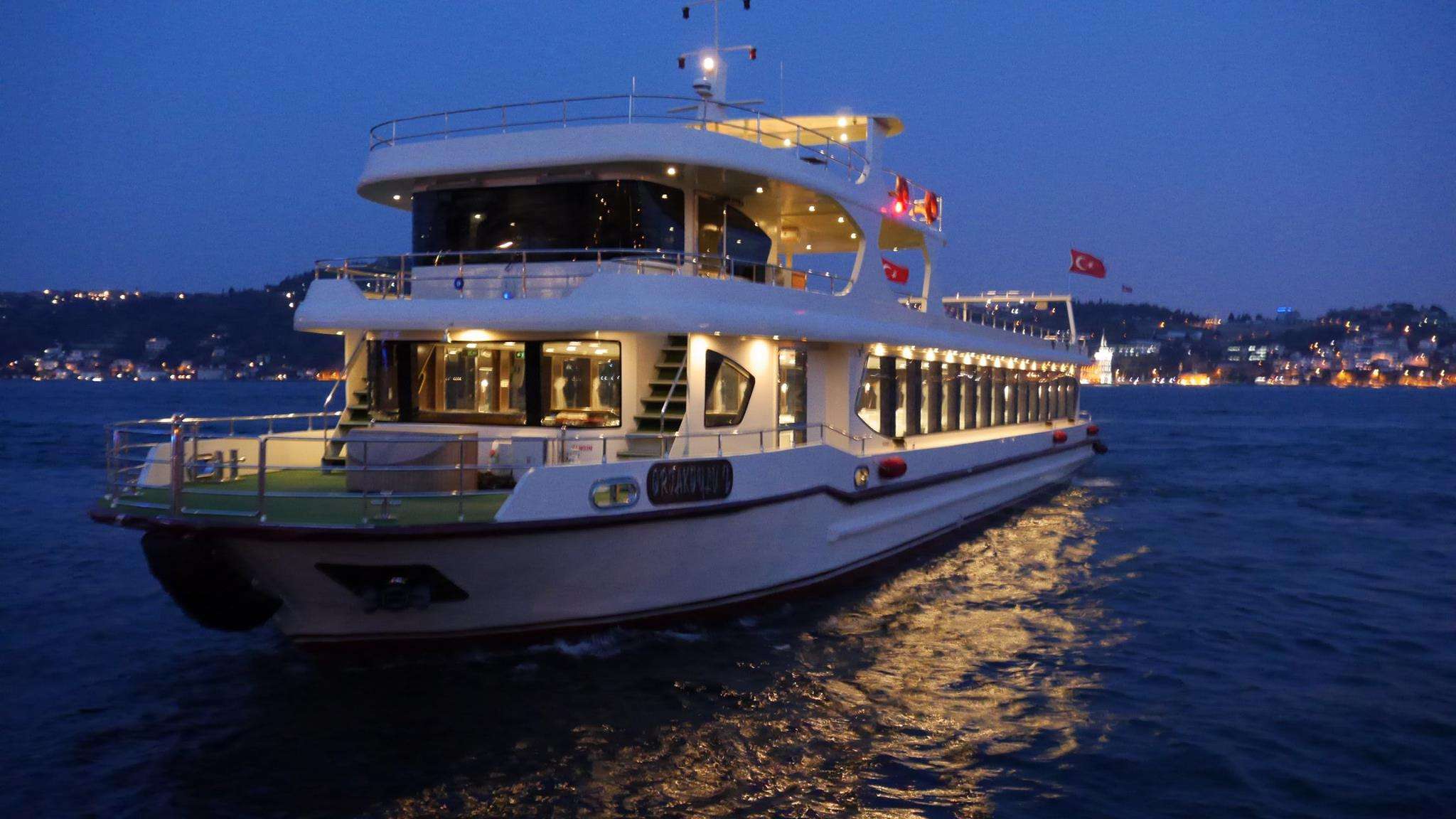 Moonlight Dinner Cruise | Evre Tour